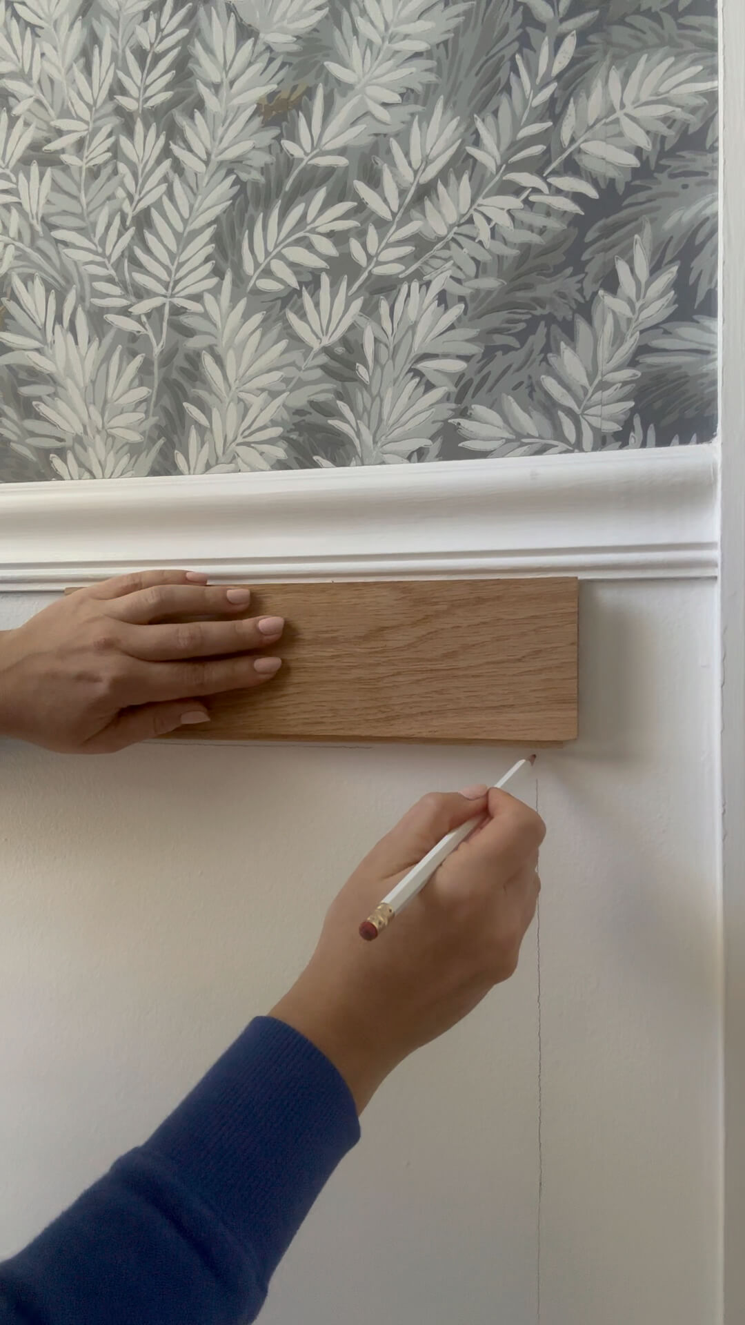 Picture Perfect Walls: How to DIY Picture Frame Molding - allisonskiff.com